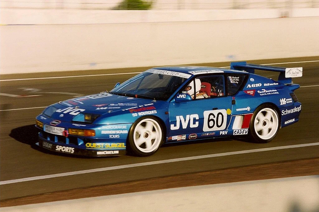 I wish we had this car back in Forza Horizon 4. Renault Alpine GTA Le ...