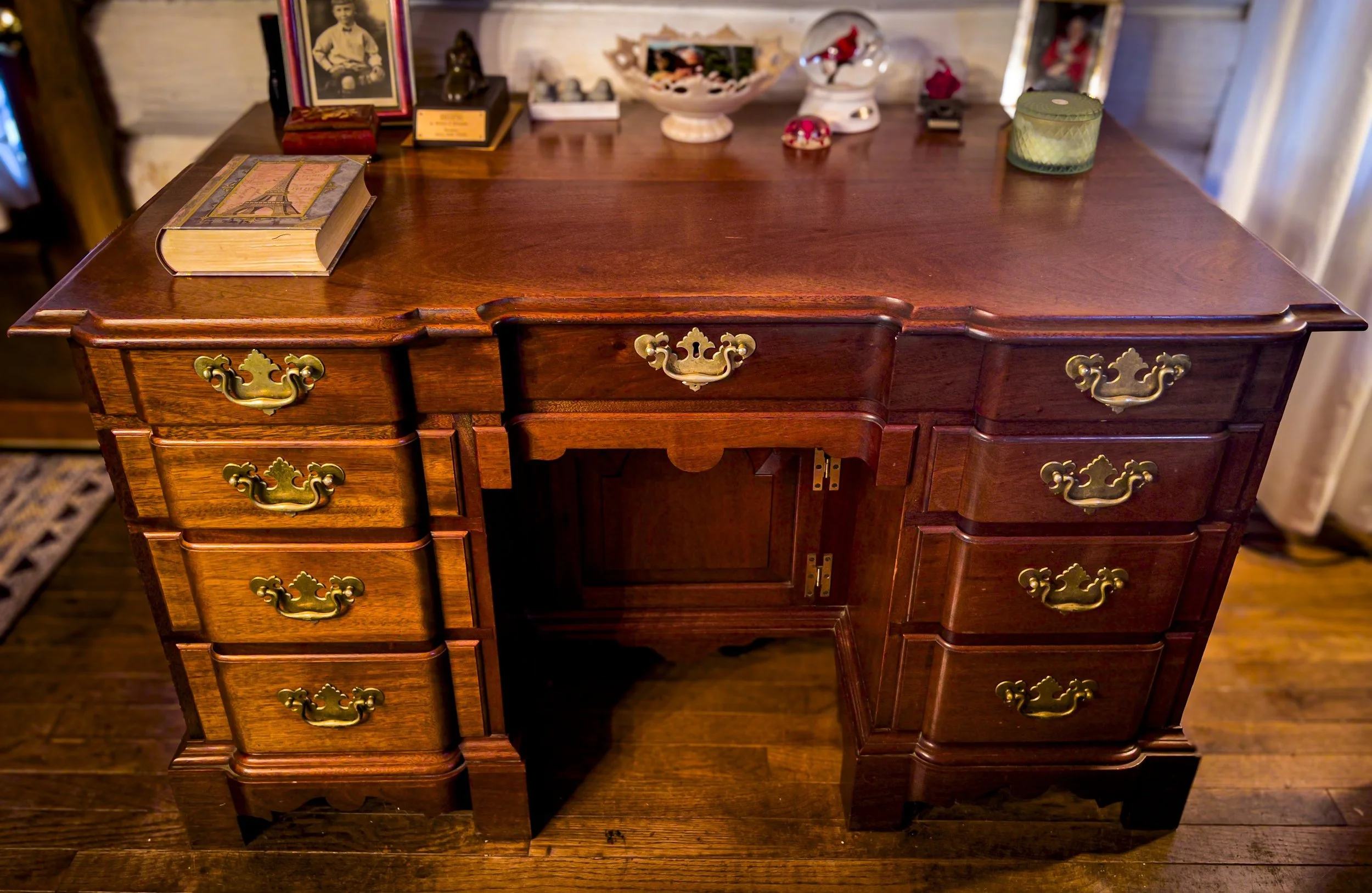 The ORIGINAL Mr. Sawdust Table (American Knee-Hole Chest Desk ...