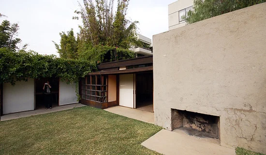 Schindler's Kings Road House / MYD Architecture + Design Blog / Moss ...