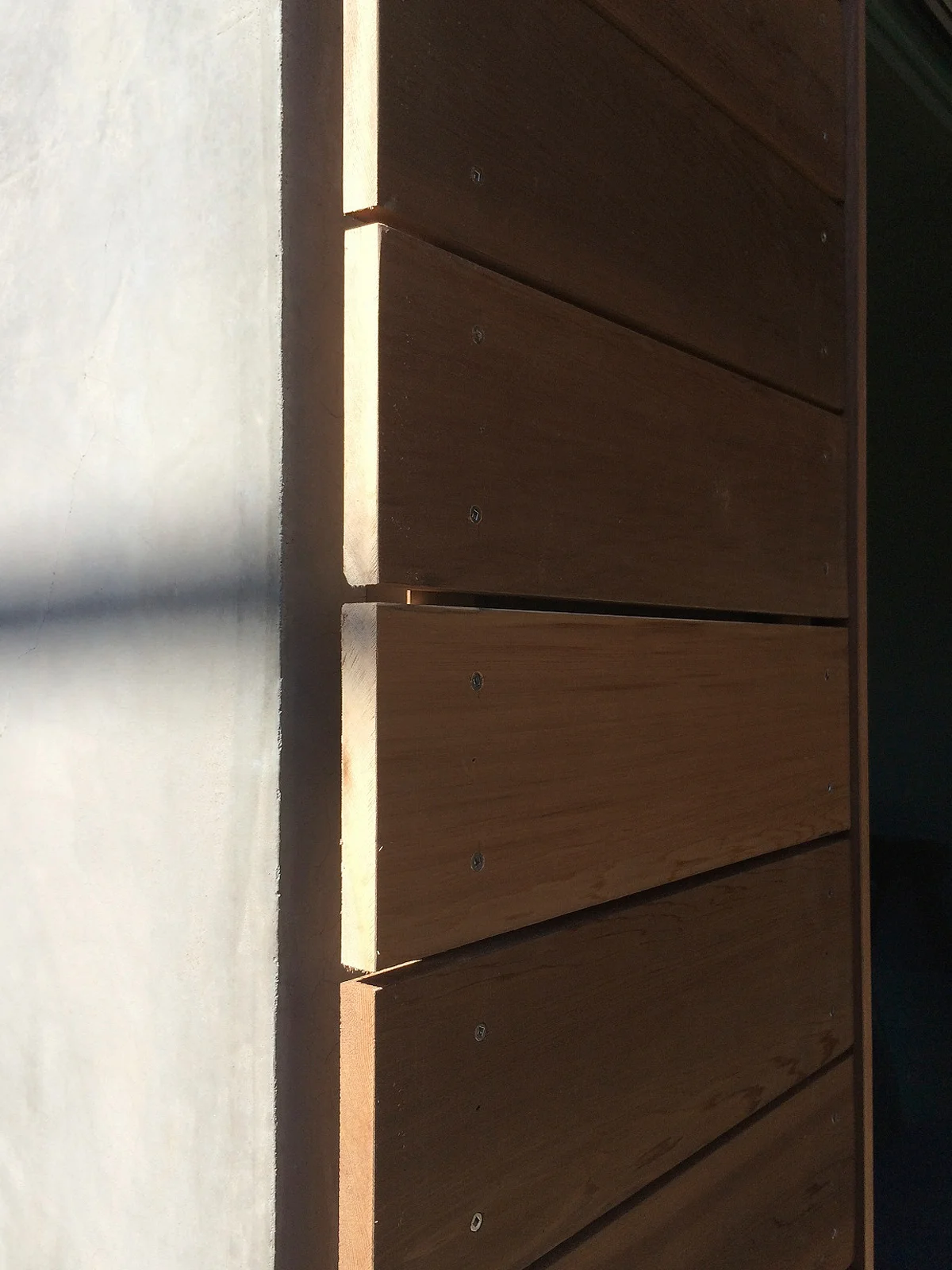 Cedar siding in San Clemente... / MYD Architecture + Design Blog / Moss ...