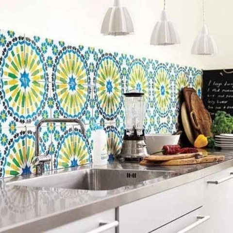 How A Bold, Stylish Kitchen Backsplash Can Make A Stunning Artistic ...