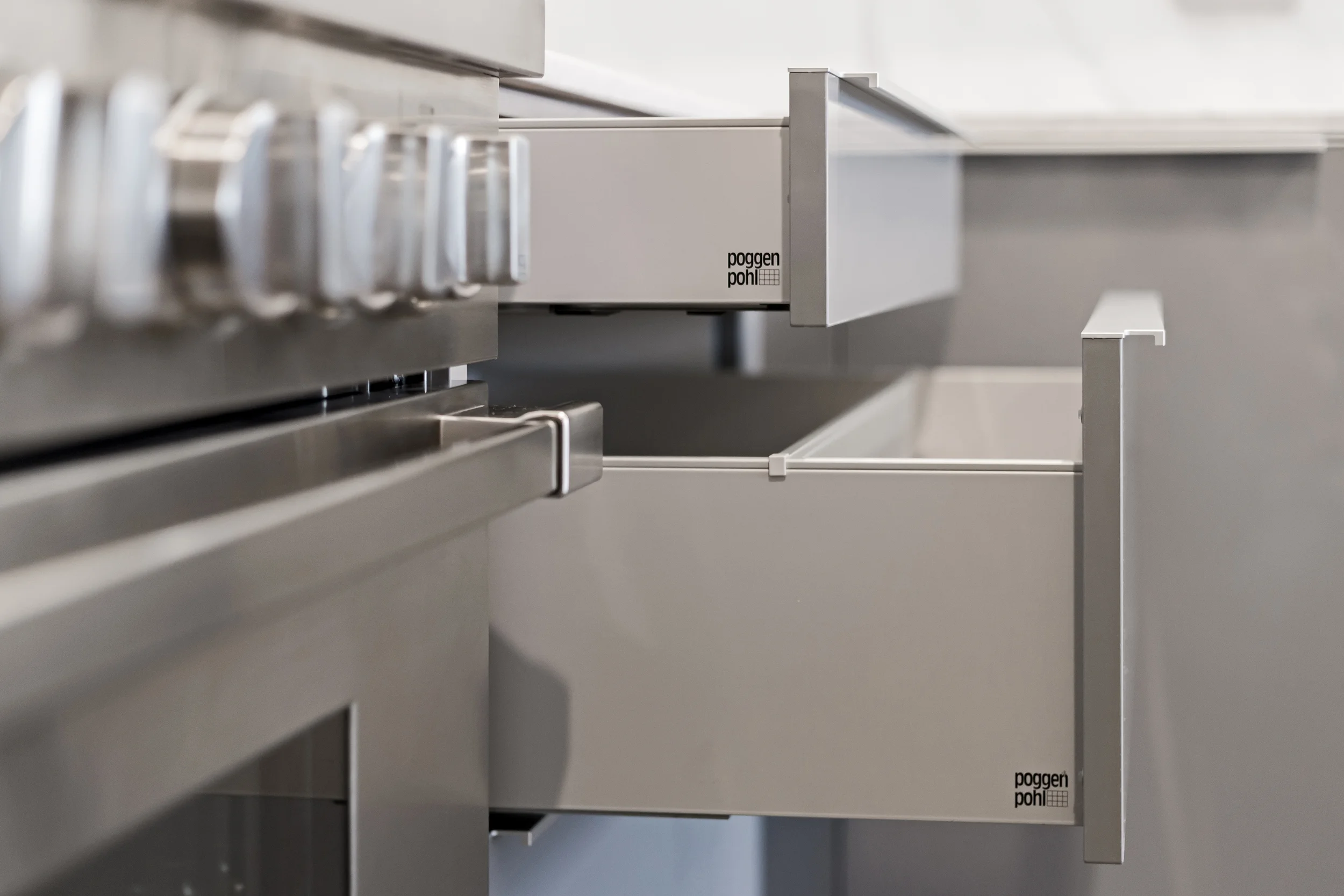MUST-HAVE: The Detailed Perfection Of A Poggenpohl Kitchen — Here's Why ...