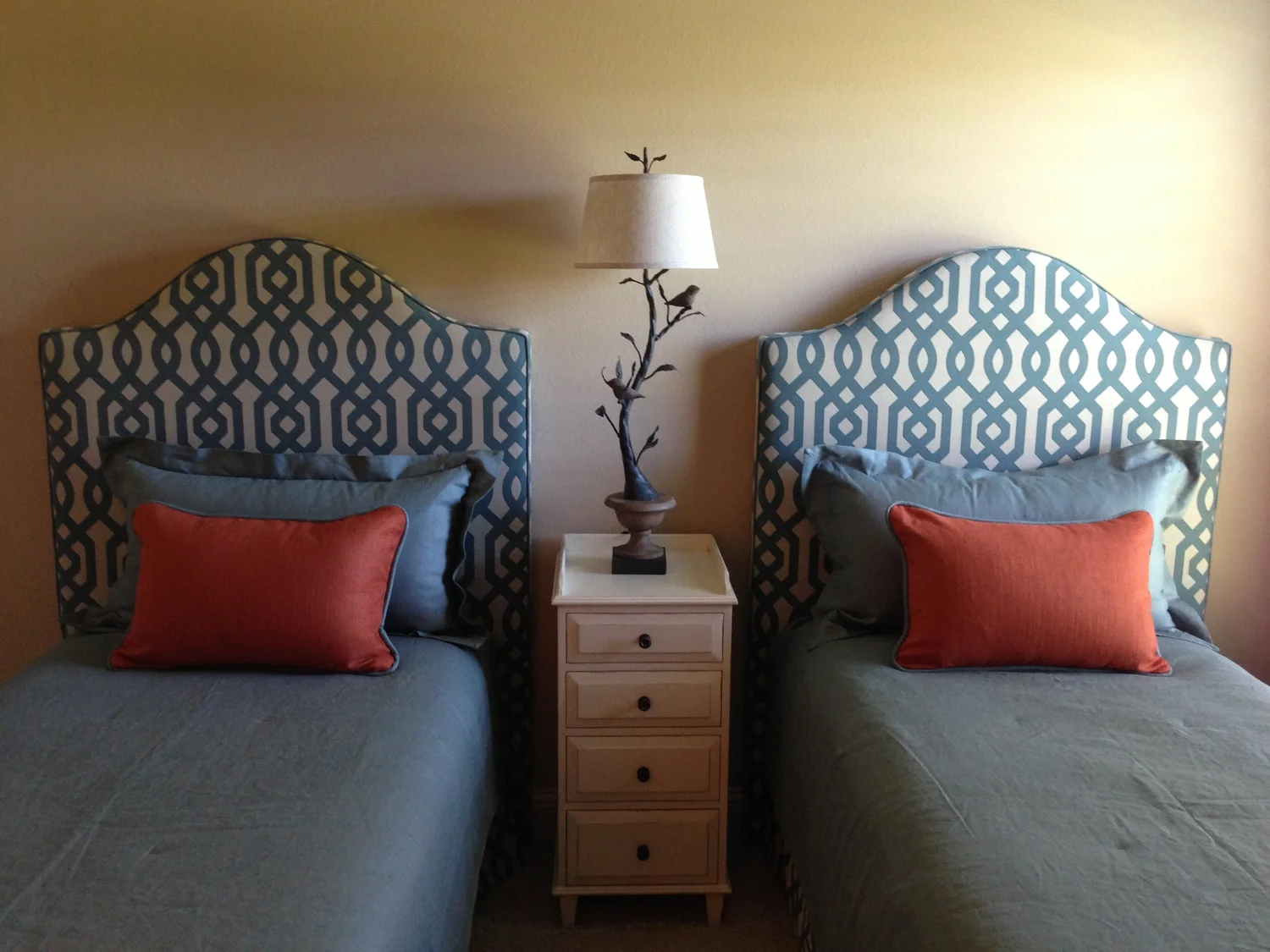 How To Design Perfect Bedding For Your Guest Rooms' Best Guests — DESIGNED