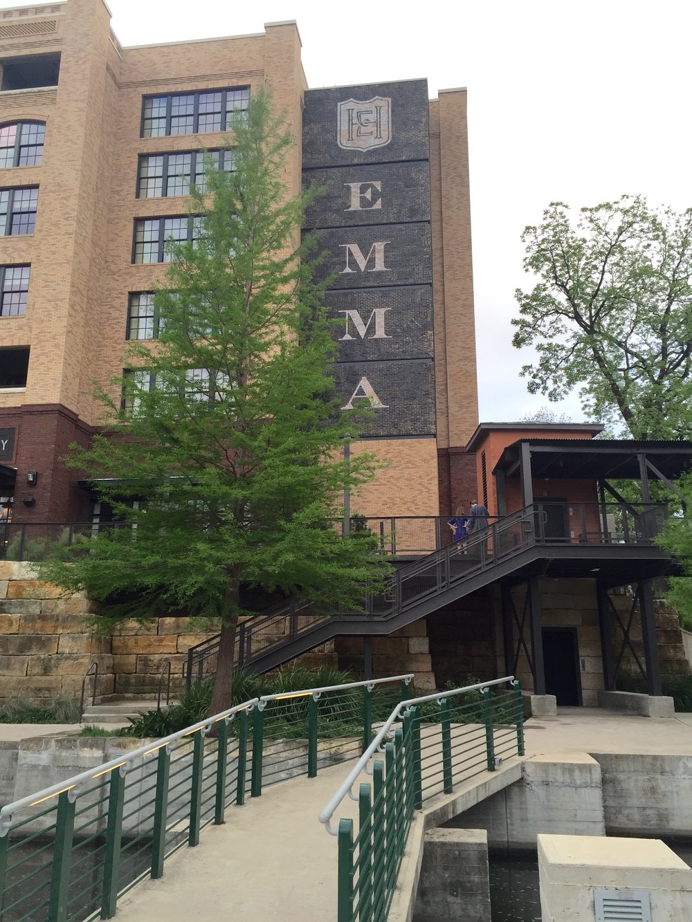 MUST-SEE: 'Hotel Emma' — A Hotel That's Texan, Rustic & Modern, All At ...