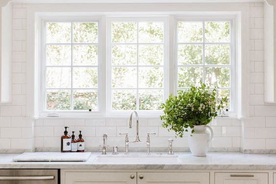 The 2" High Slab Backsplash Could Be Your Perfect Kitchen Design ...