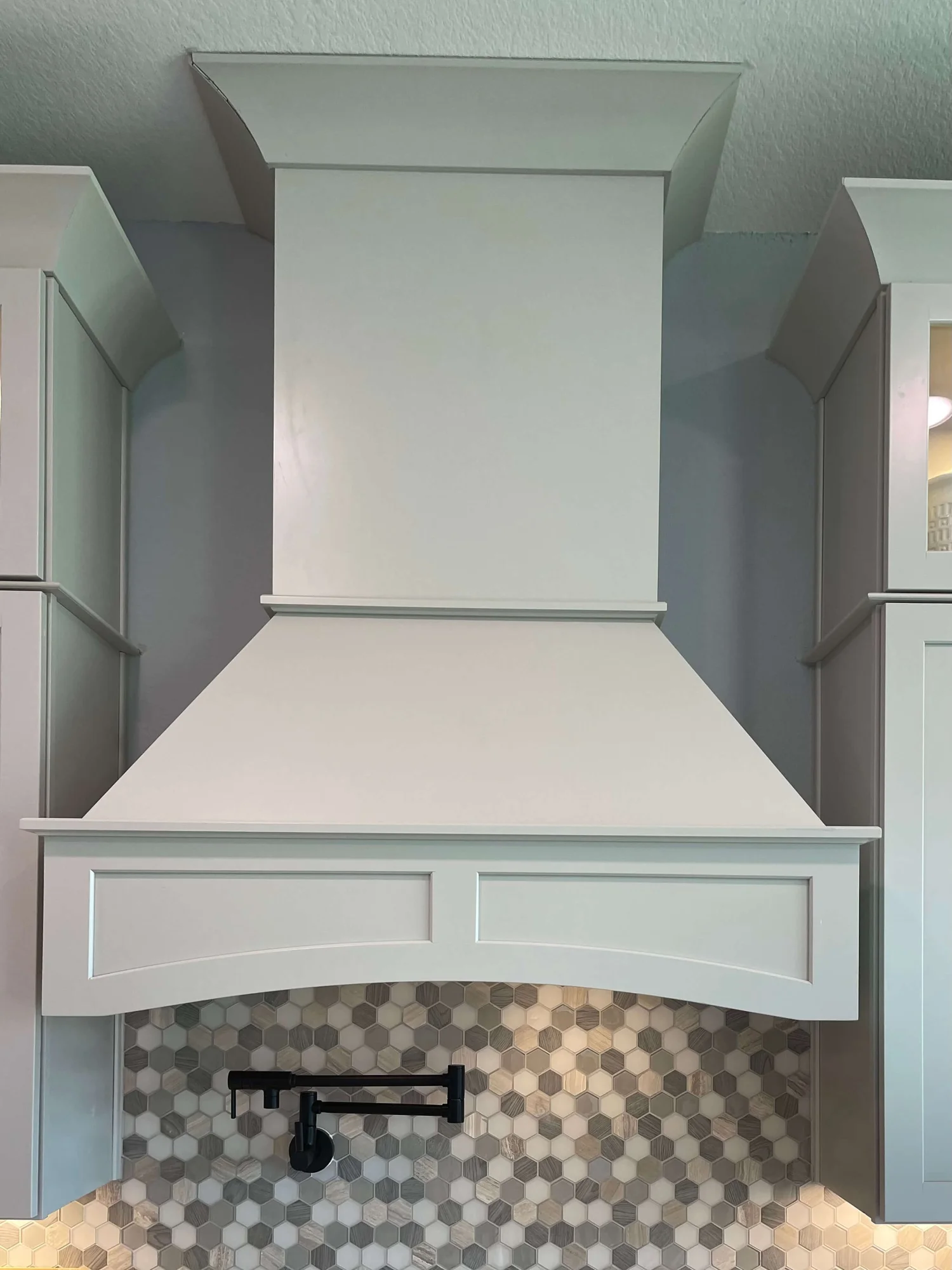 5 Tips for Designing a Range Hood Wall in Your Kitchen — DESIGNED