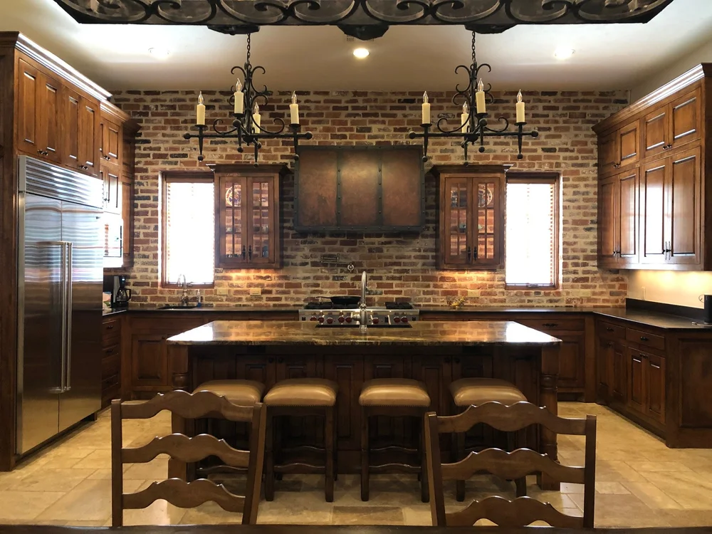 How Today's Moody Kitchens are Different From Yesterday's Tuscan Looks ...