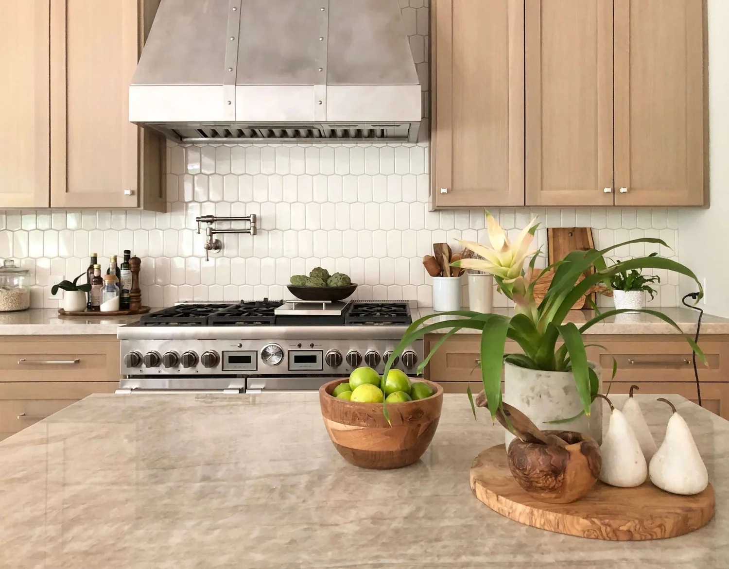 This Partial Kitchen Remodel Shows How to Work with Travertine Tile ...
