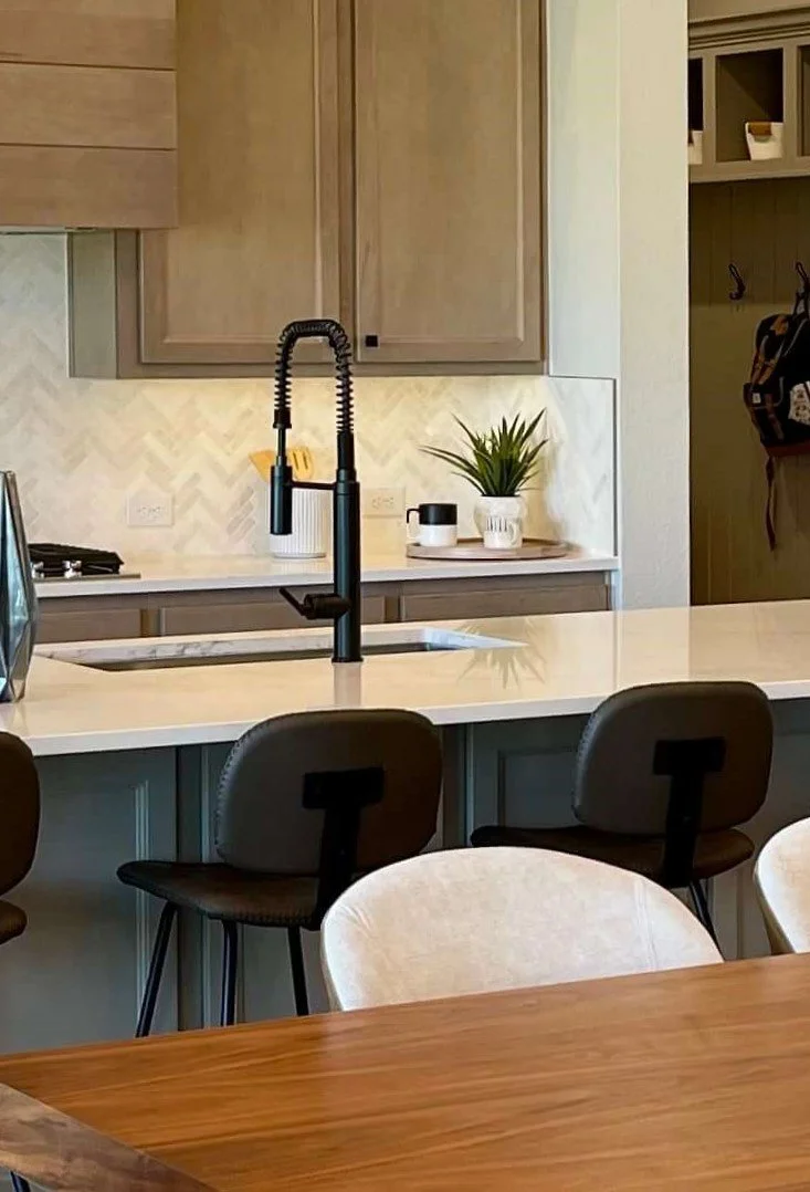 The Side Backsplash Dilemma: Should You Have One, Or No? — DESIGNED