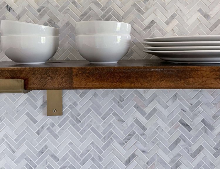 TRENDING @ HOME: The Herringbone Pattern Backsplash — Here's Why ...