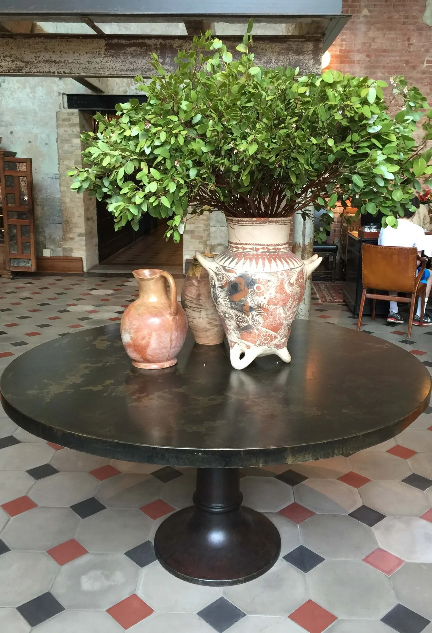 Can a Table Cause Guests to Instantly Understand Your Design Style ...