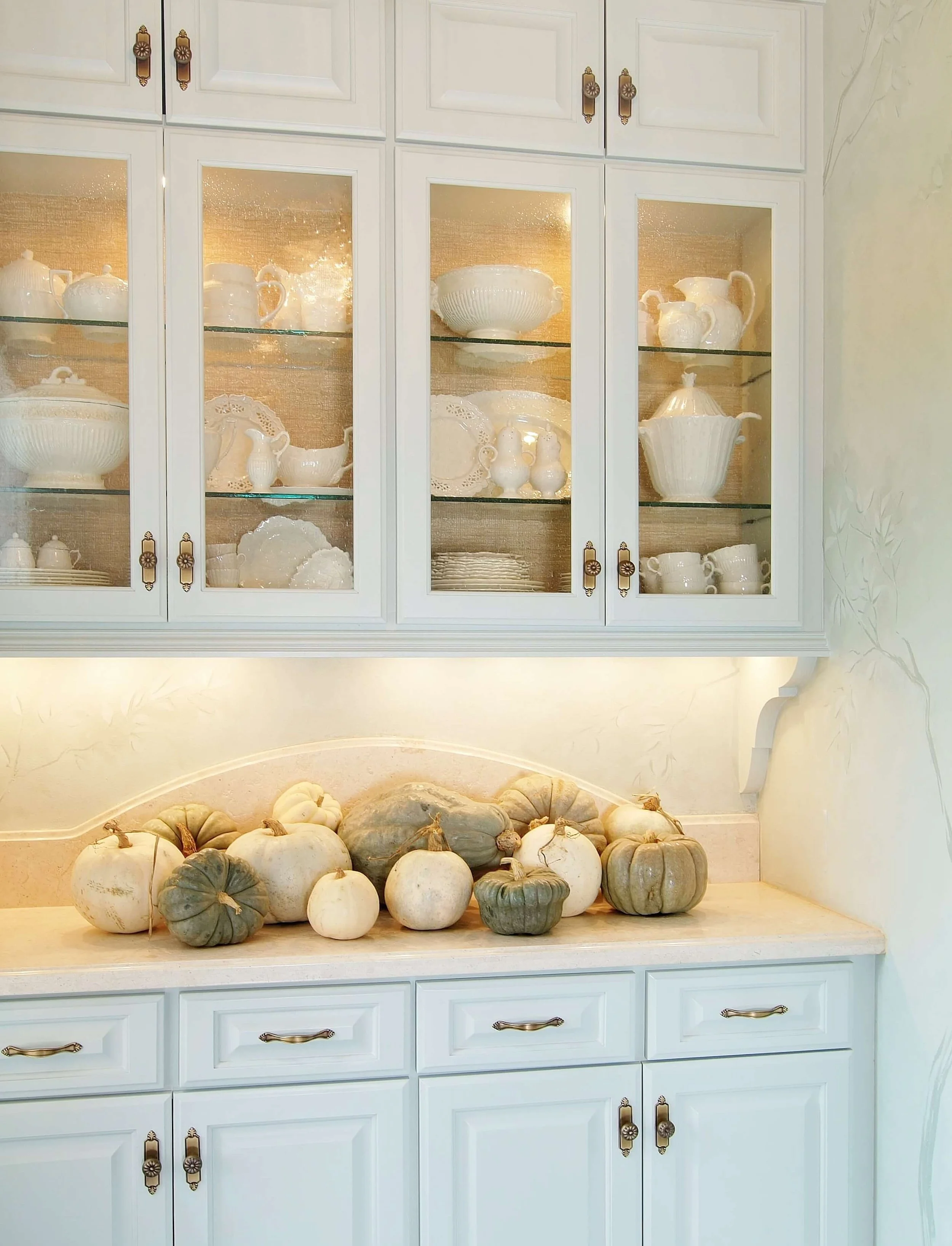 How To Style the Glass Cabinet Doors in Your Kitchen — DESIGNED