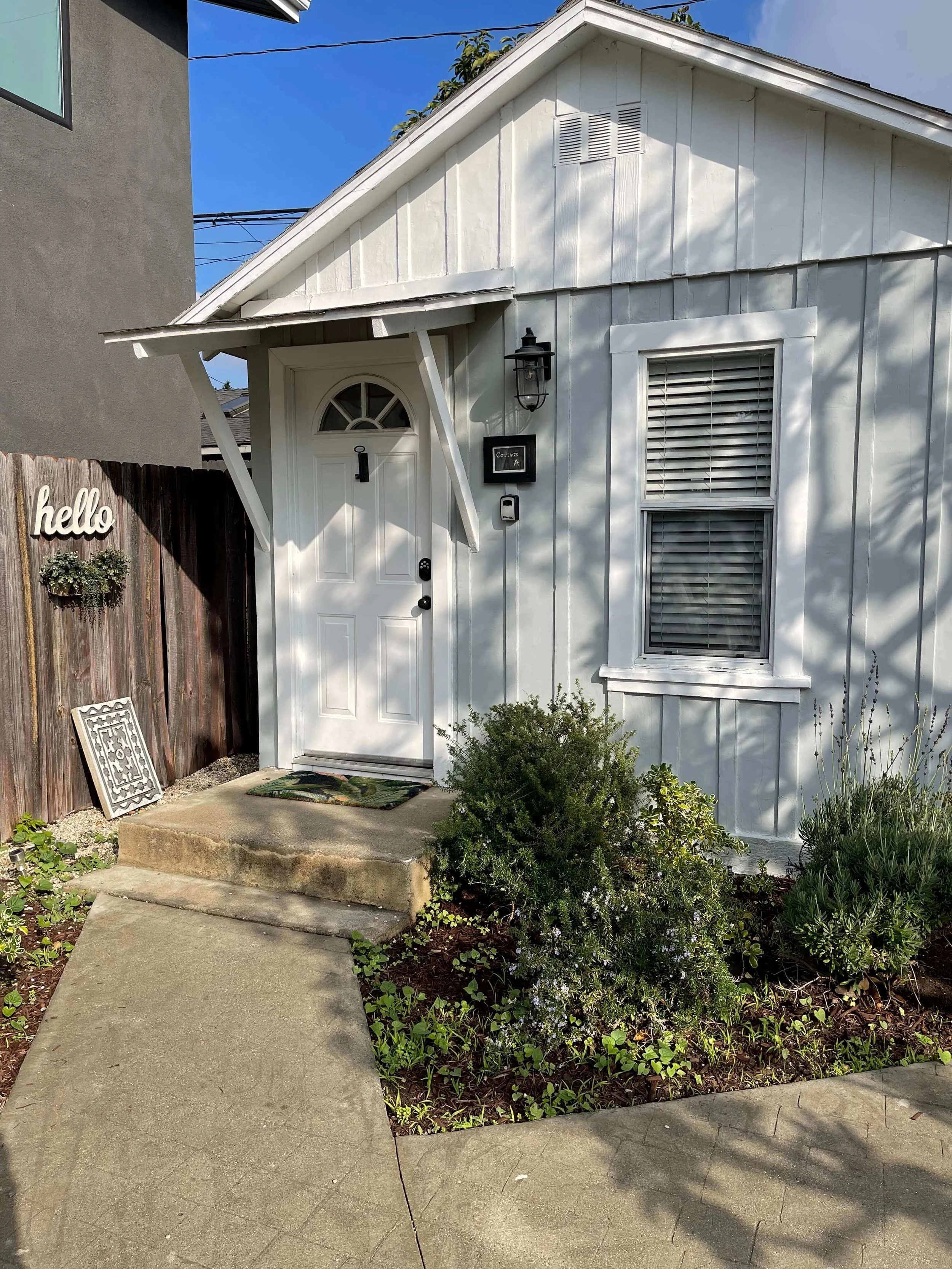 A Cute Tiny House Vacation Rental in the Heart of Los Angeles — DESIGNED
