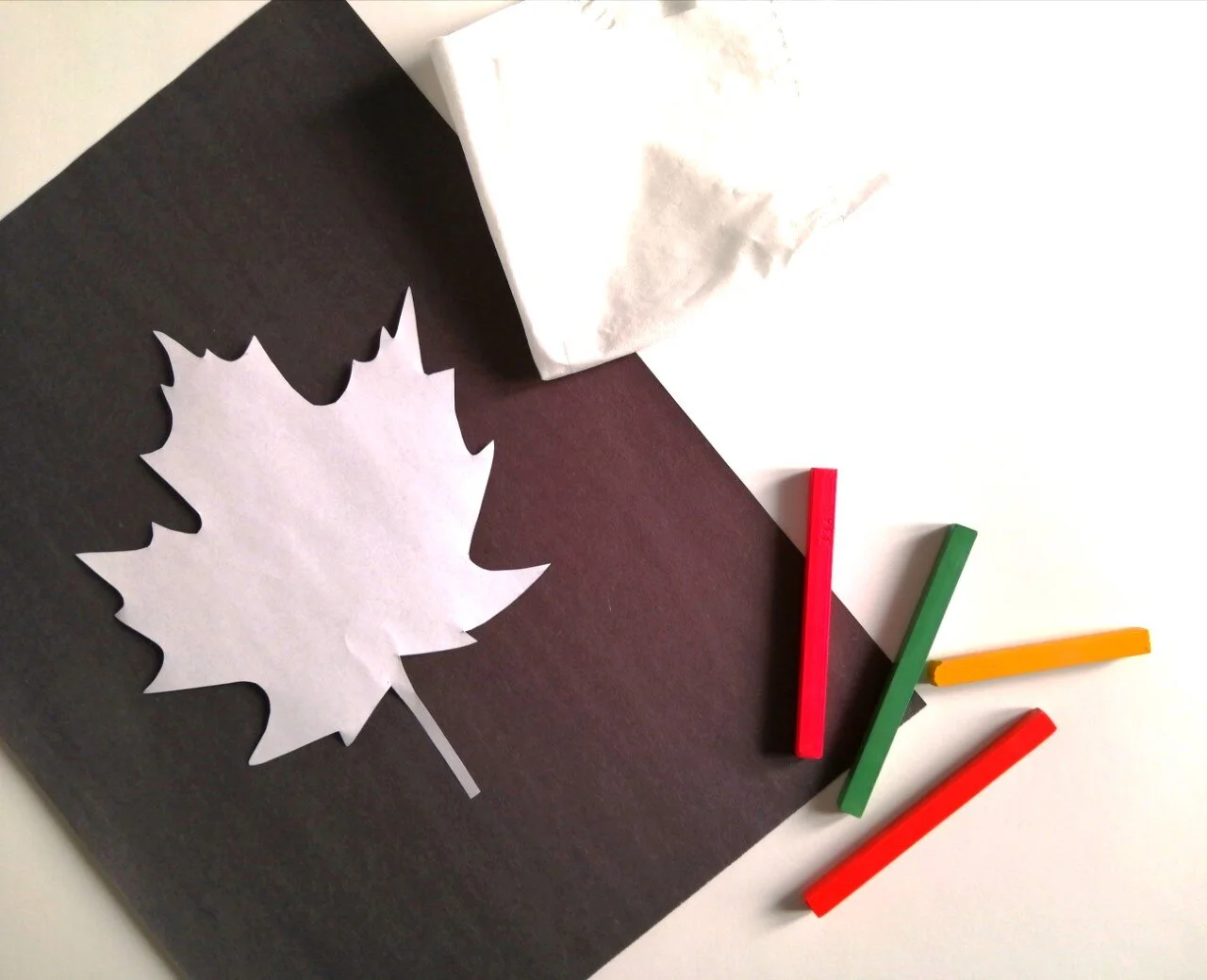 Jouer avec les couleurs de l’automne - Petit bricolage de saison — Je ...