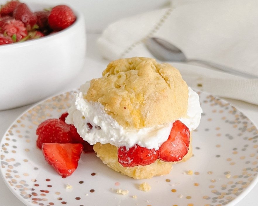 Shortcake aux fraises : la recette de ma grand-mère — Je suis une maman ...