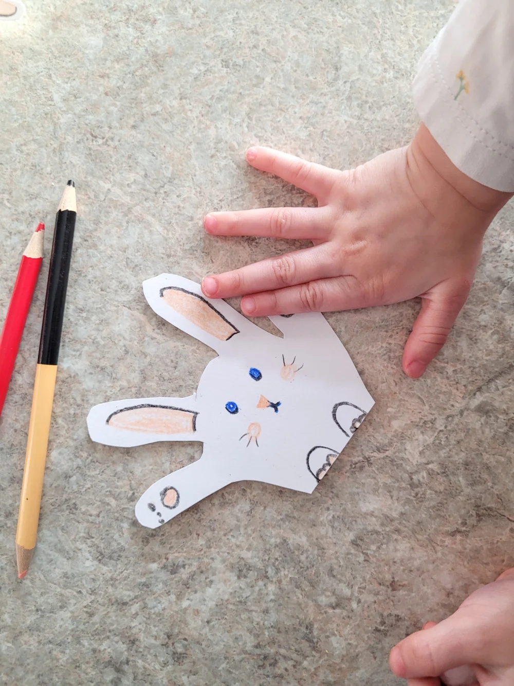 Bricolage - Petite main en lapin — Je suis une maman | Blogue pour les ...