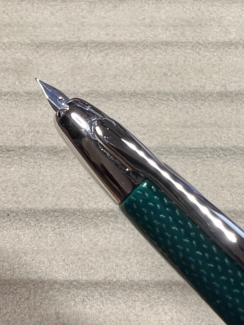 Pilot Vanishing Point/Capless Fountain Pens - A Quick Comparison — The ...