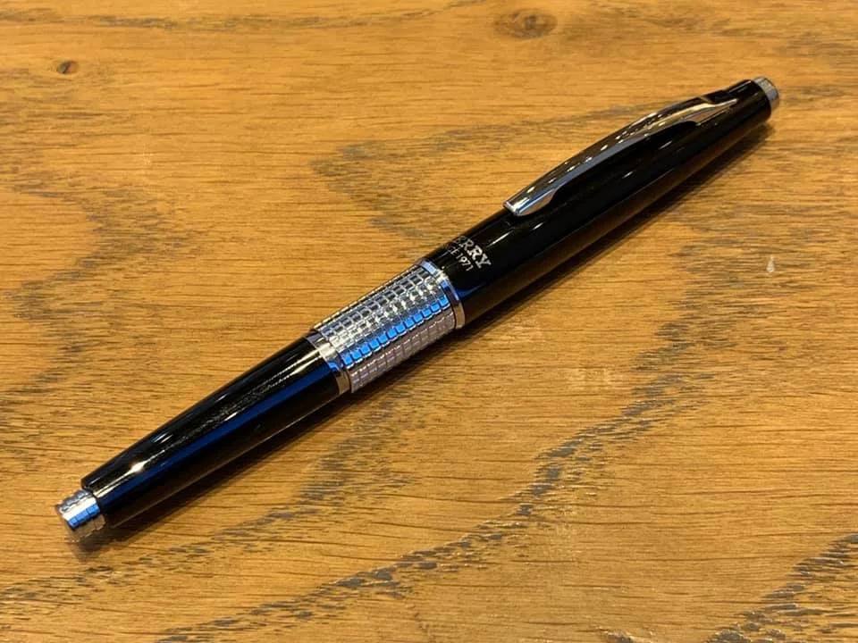 Pentel Kerry: A "postable" mechanical pencil with an unchanging design ...