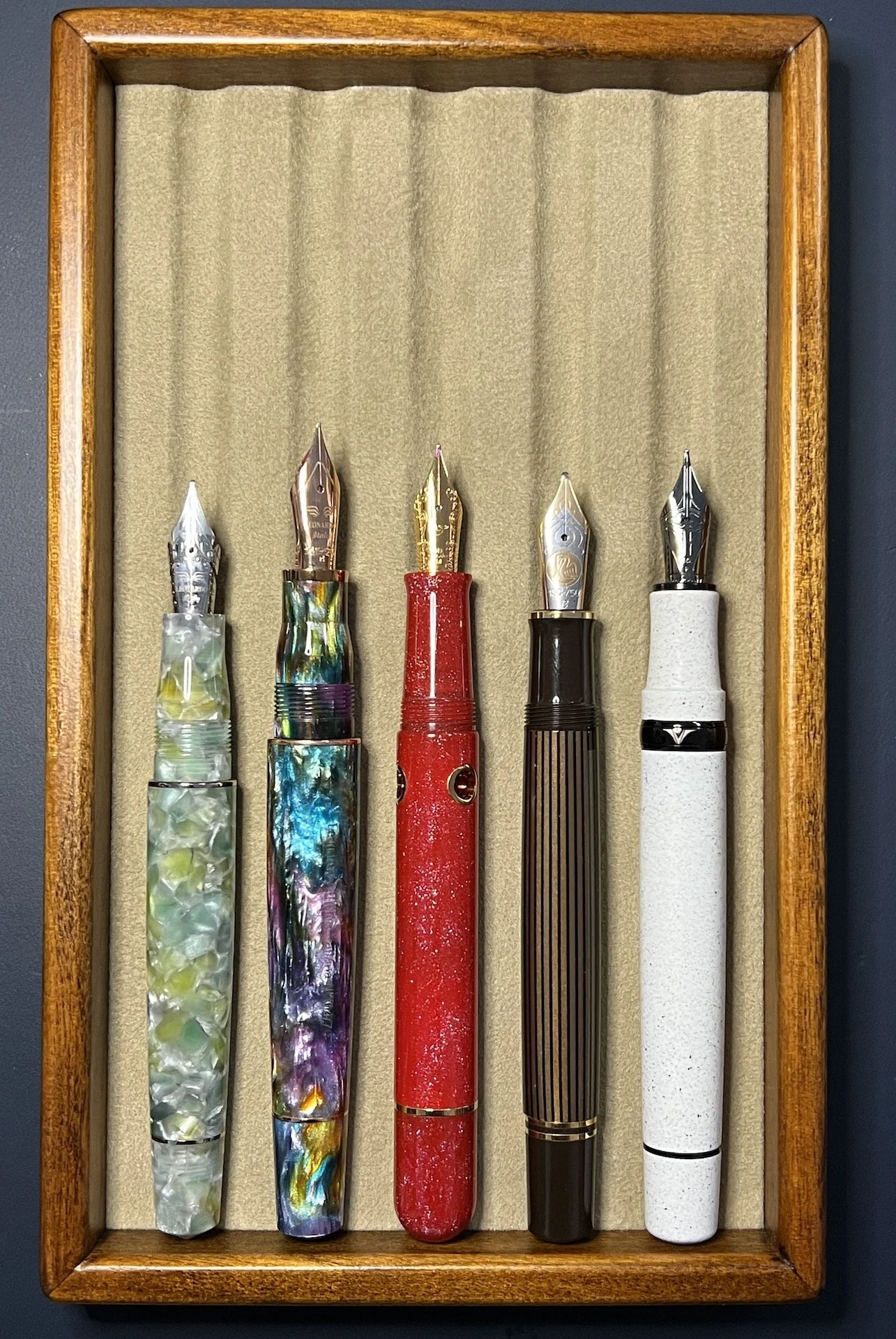 Nahvalur x Enigma Stationery "Brilliant Bunny" Nautilus Fountain Pen ...