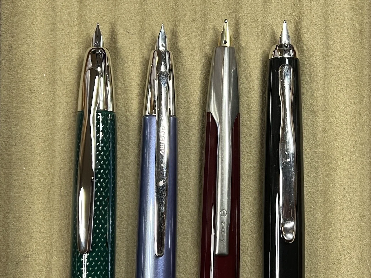 Pilot Vanishing Point/Capless Fountain Pens - A Quick Comparison — The ...