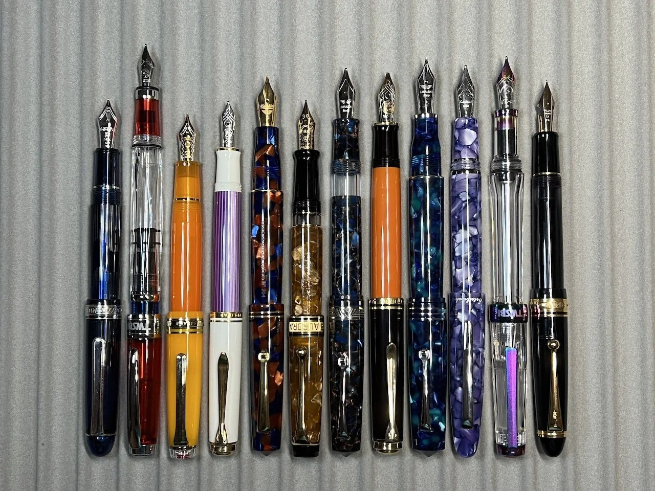 Leonardo Officina Italiana Momento Magico, The OG — The Pen Addict
