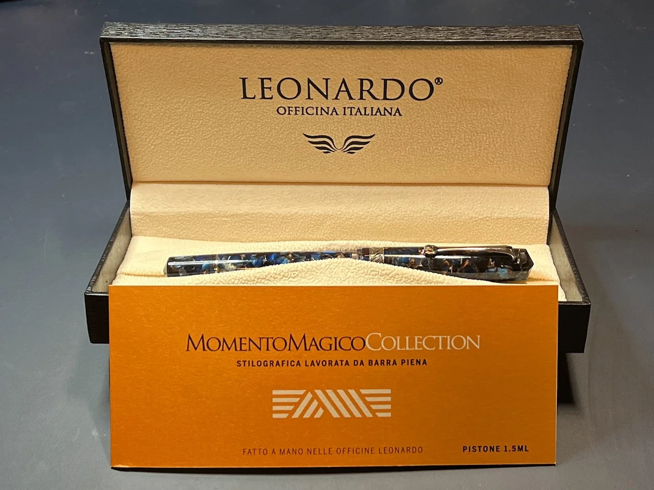 Leonardo Officina Italiana Momento Magico, The OG — The Pen Addict