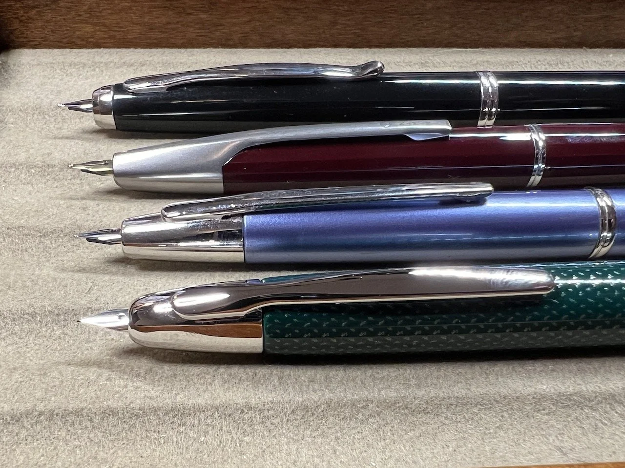 Pilot Vanishing Point/Capless Fountain Pens - A Quick Comparison — The ...