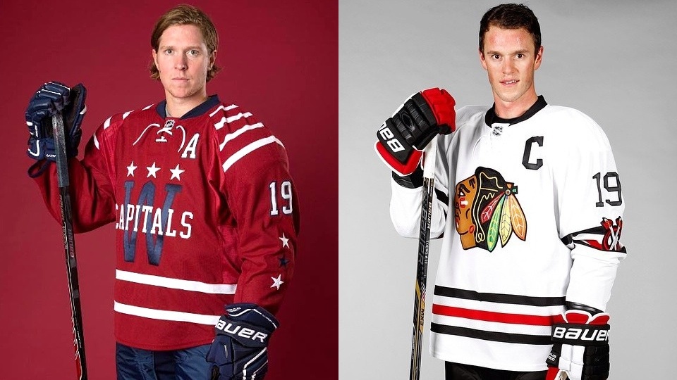 Blackhawks reveal familiar sweater for 2015 NHL Winter Classic ...