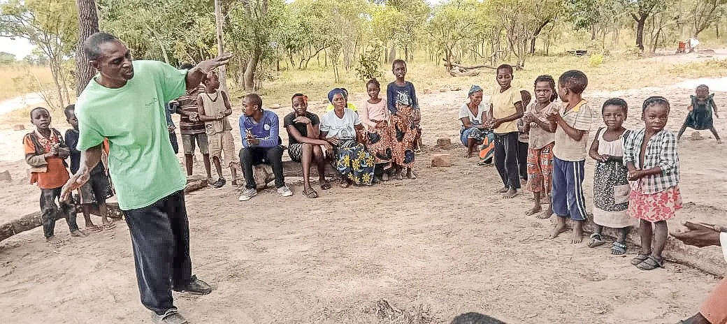 Susu Community — Hands at Work in Africa