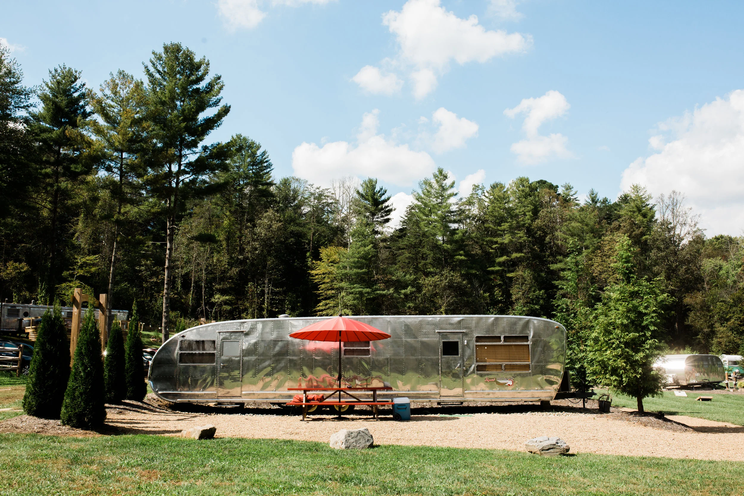 Kaitlyn + Brooks: JuneBug Retro Resort Wedding, Asheville NC — Jennifer ...