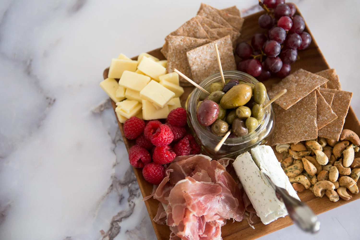 How to Make a Simple Cheese Board — YOGABYCANDACE