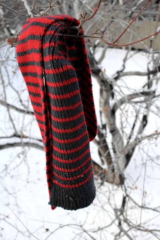 Free Pattern: The Melded Scarf — With Wool