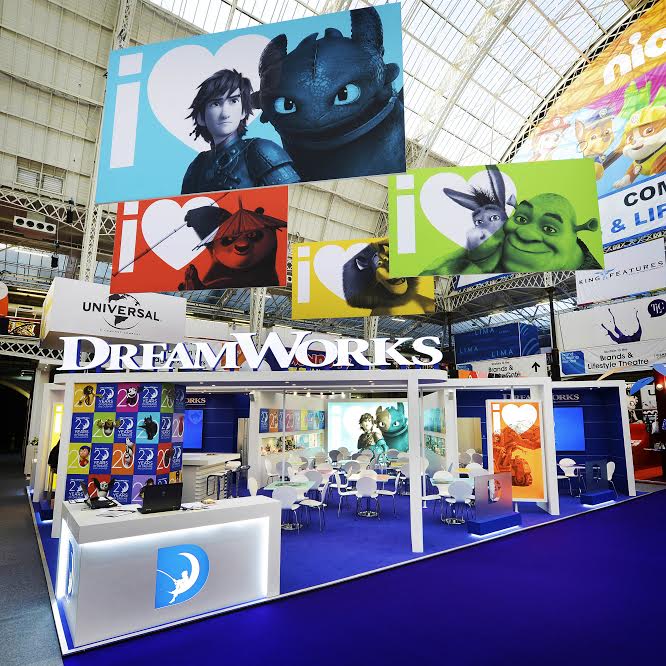 MIND THE GAP.....TROLLS IN LONDON! — TANGRAM