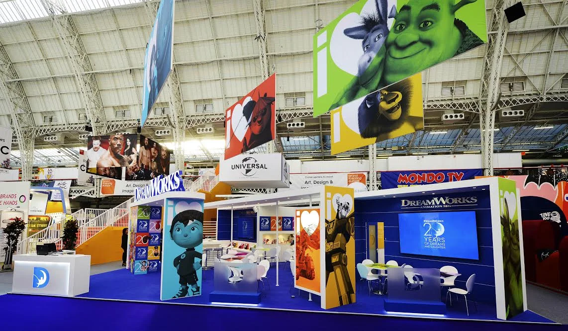 MIND THE GAP.....TROLLS IN LONDON! — TANGRAM