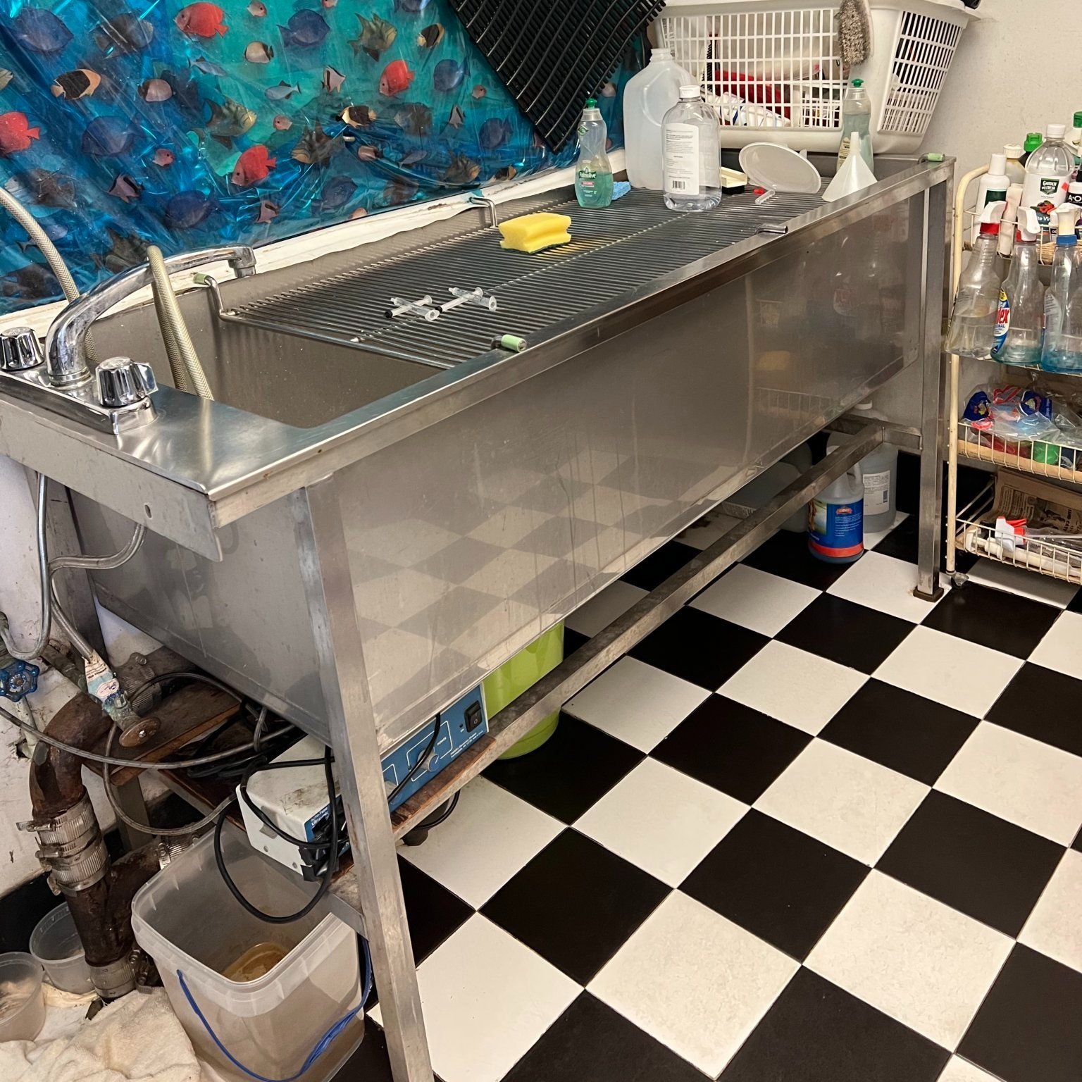 Tables / Sinks / Scales Tubs — Used Vet Equipment