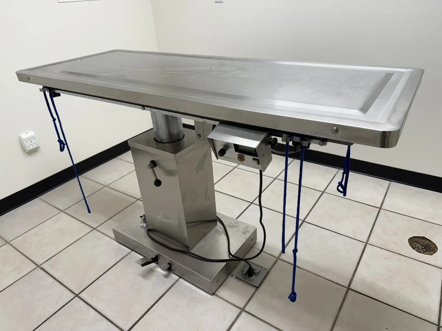 Suburban Surgical Surgery Table - Pick up only in Pierce County ...