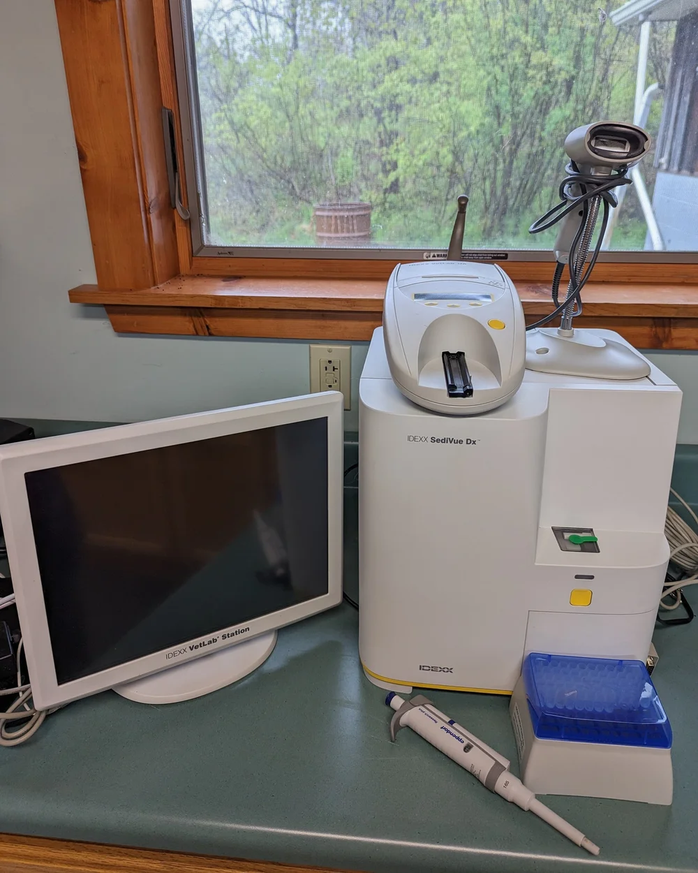 SOLD $4500 SOLD 2017 SediVue Urine Analyzer, Vet UA, and VetLab Station ...