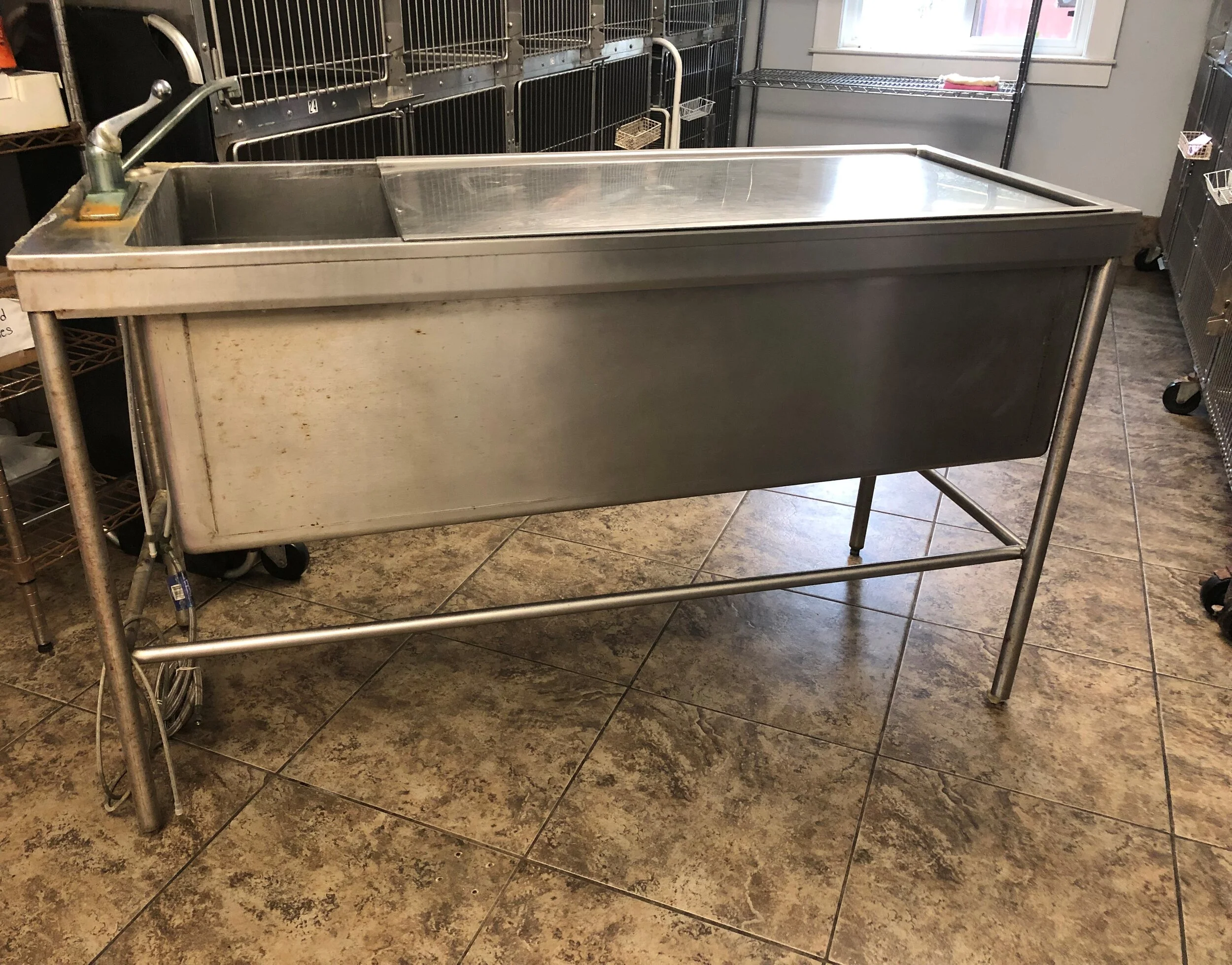 Tables - Sinks - Scales — Tables / Sinks / Scales Tubs — Used Vet Equipment