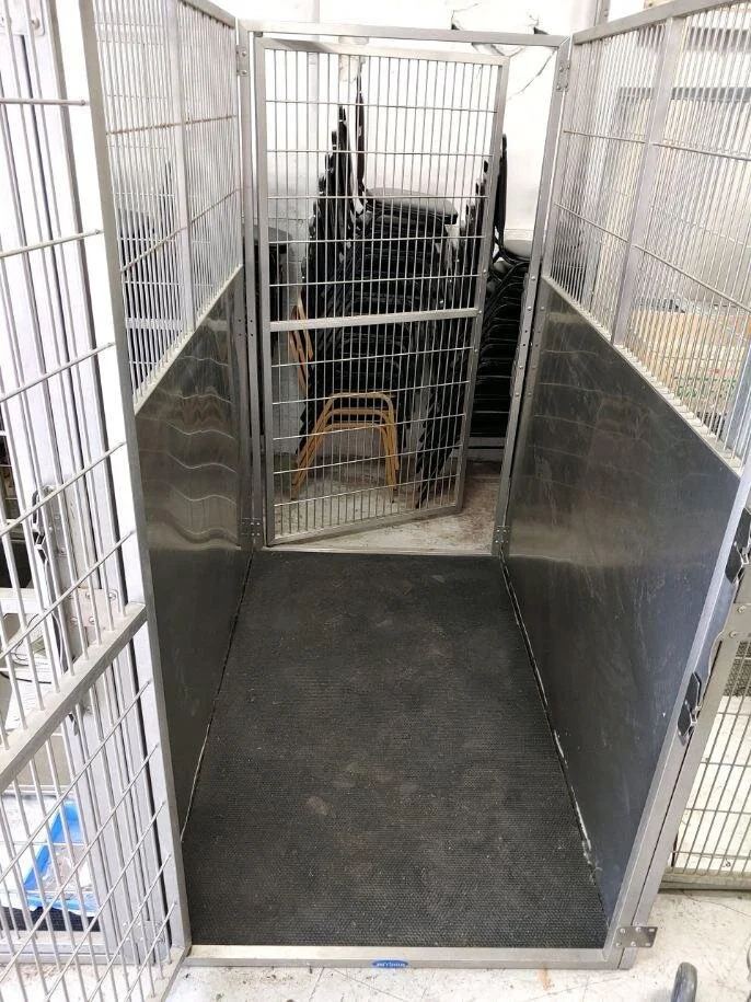 SOLD $8000 SOLD 14ft of Shor-Line Four Bay Kennel Units - LOCAL PICK UP ...