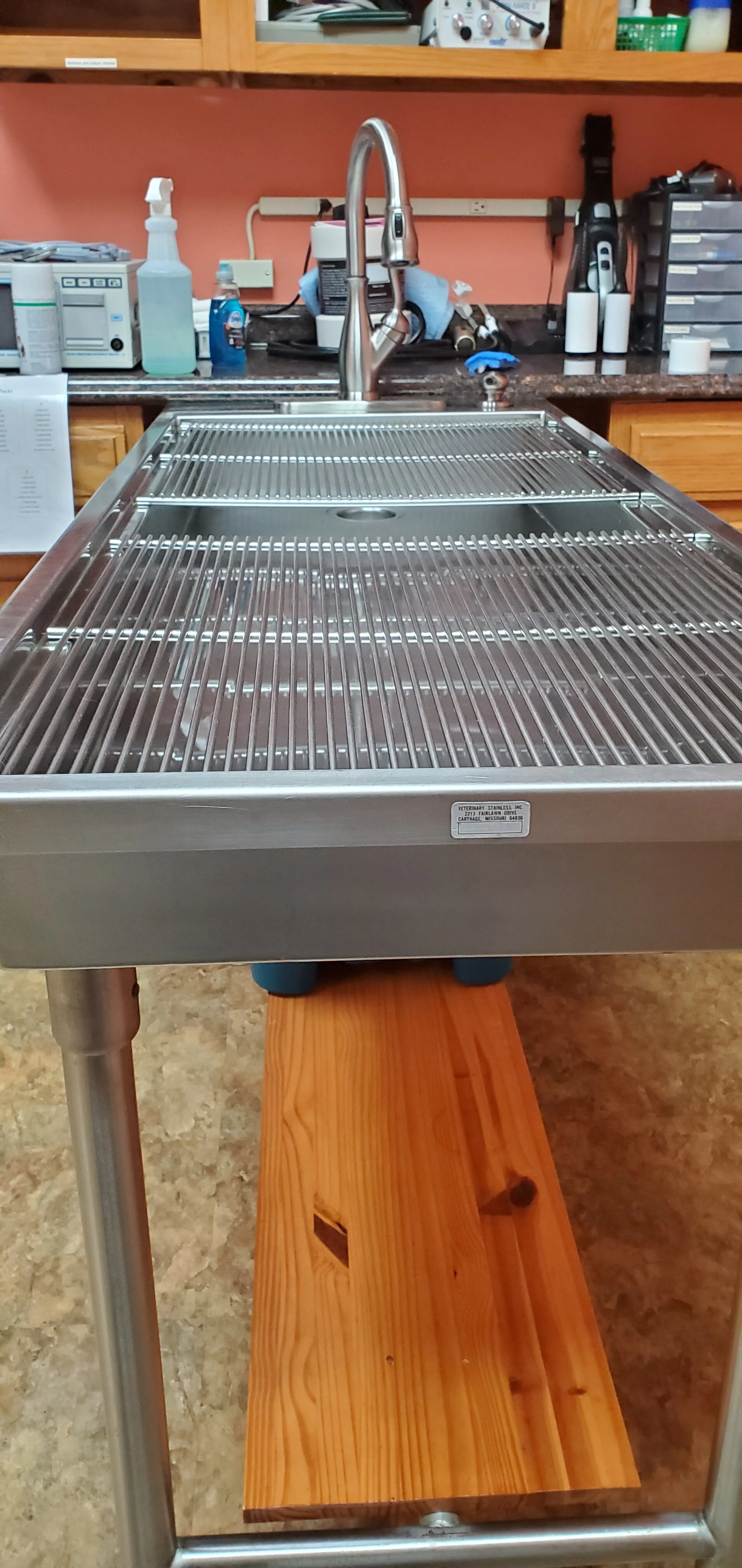 SOLD $500 SOLD 1990 Prep table/wet sink — Used Vet Equipment