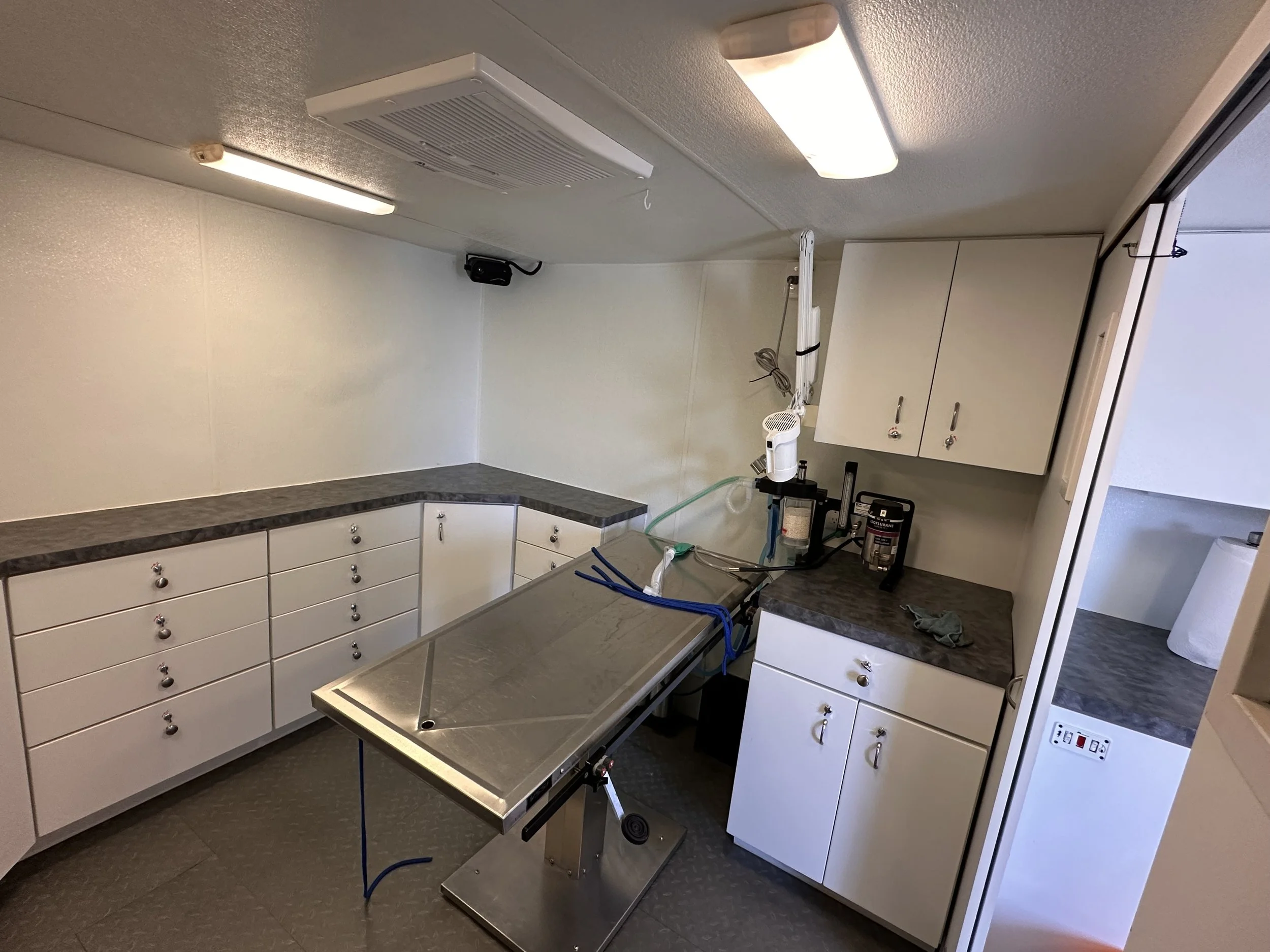 Vehicles and Vet Boxes — Used Vet Equipment