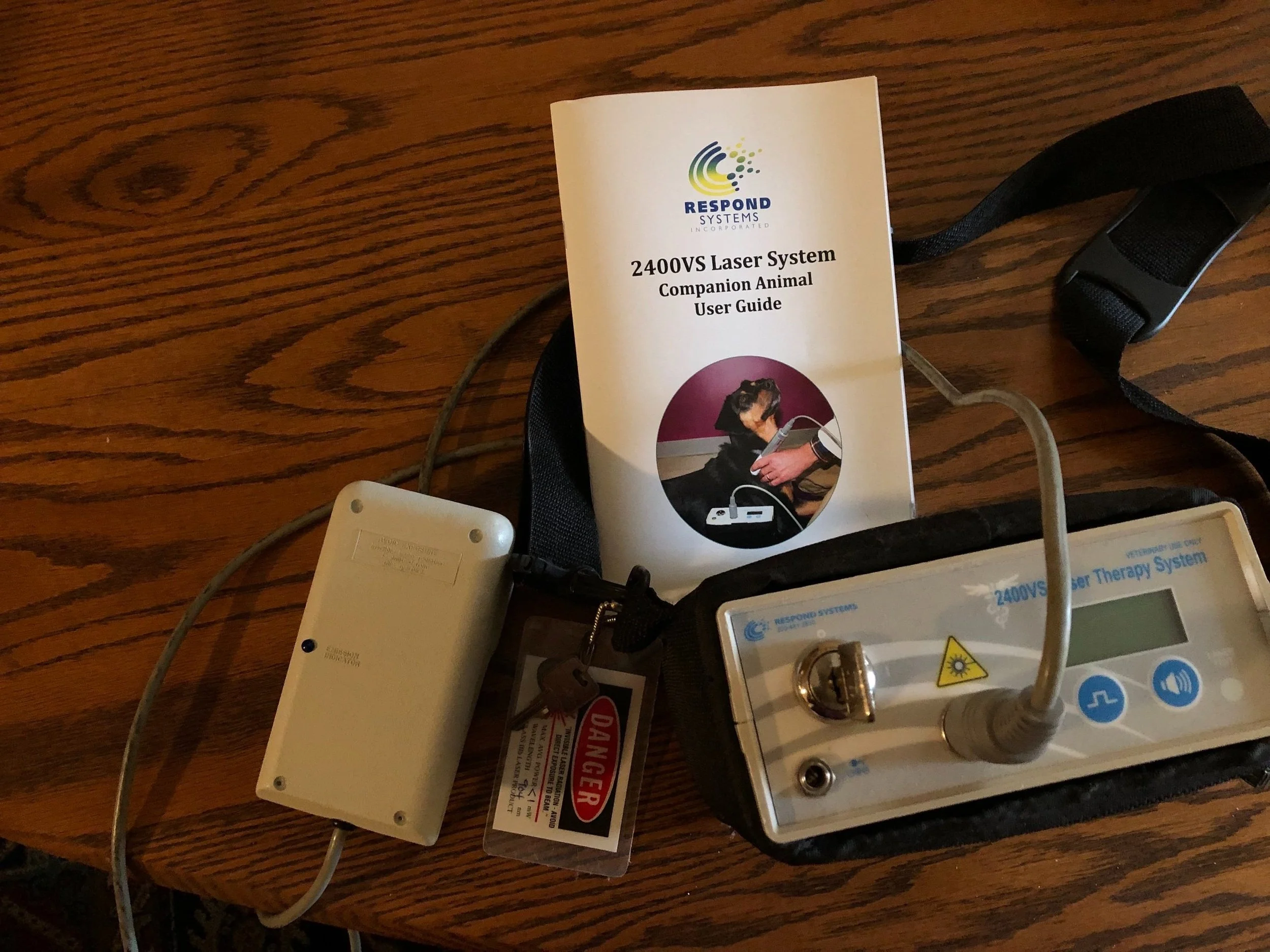 SOLD $3000 SOLD 2017 Laser 2400VS Therapy System — Used Vet Equipment