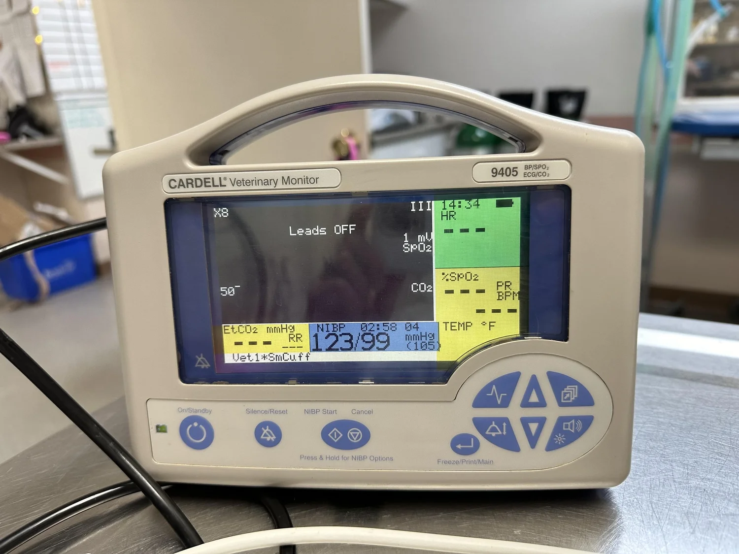 SOLD $1000 SOLD Cardell 9405 — Used Vet Equipment