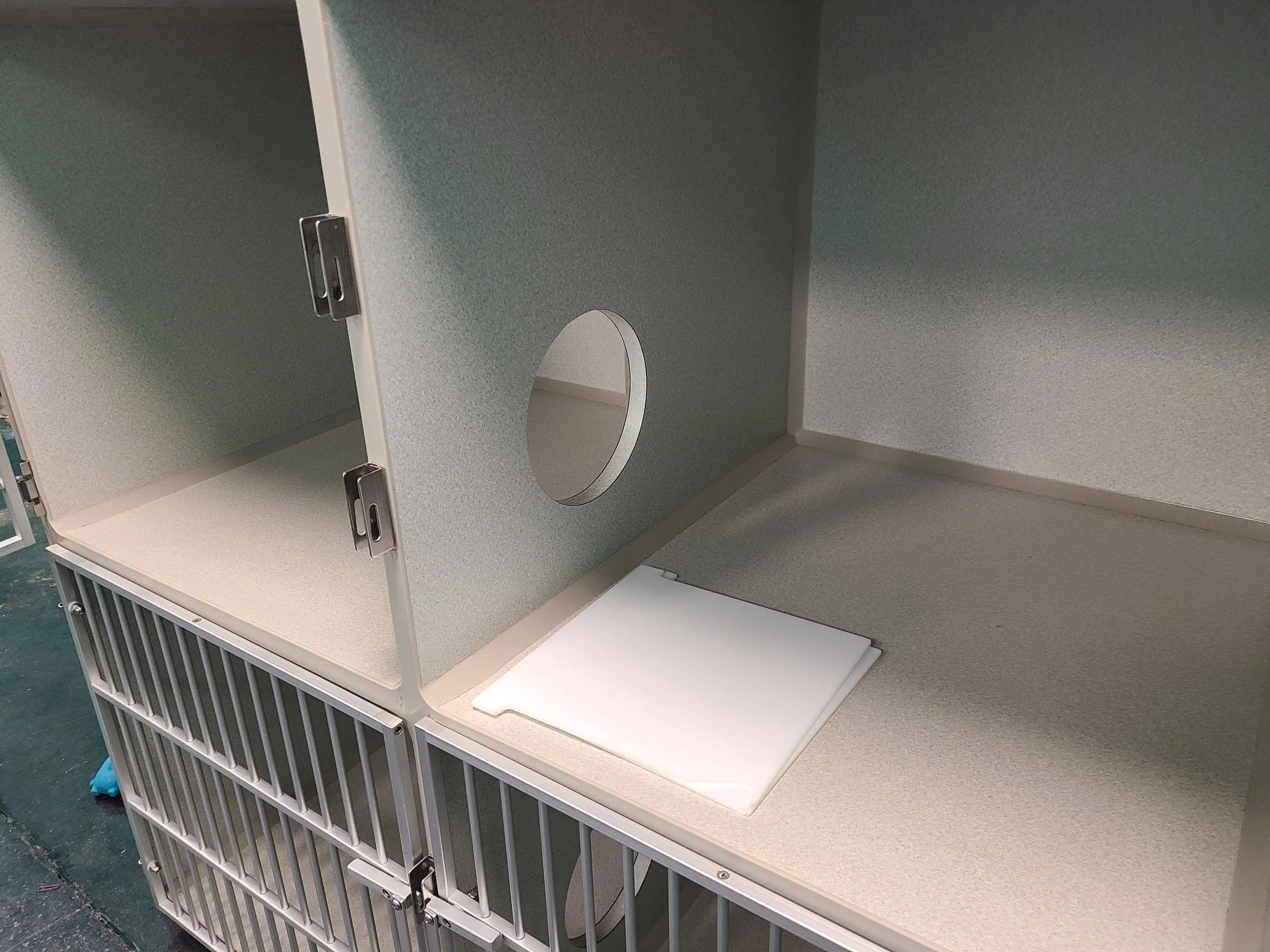 Cages-Kennel equipment — Used Vet Equipment