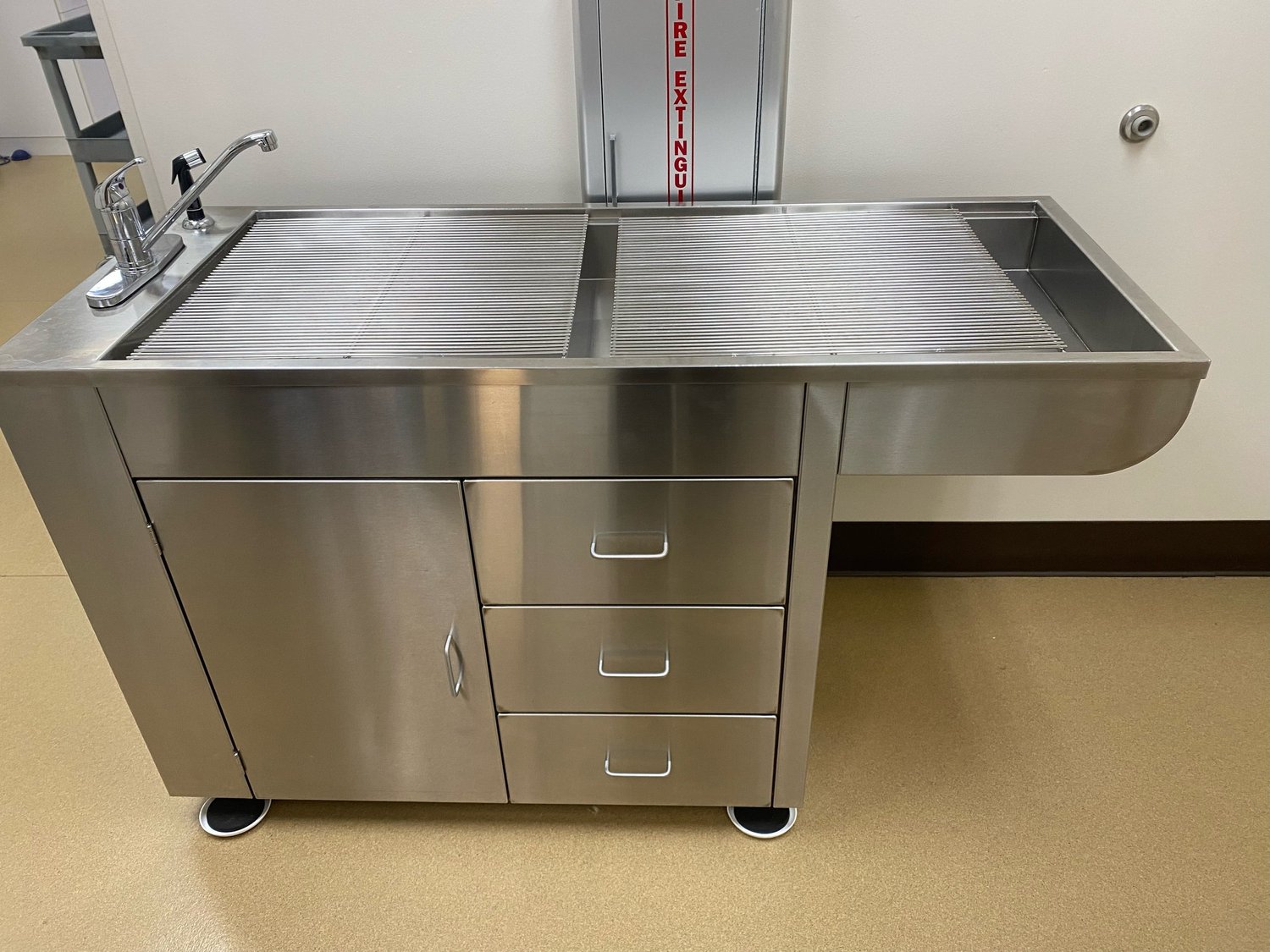 SOLD $1100 SOLD 2014 VSSI/Midmark Wet Table - LOCAL PICK UP ONLY in ...