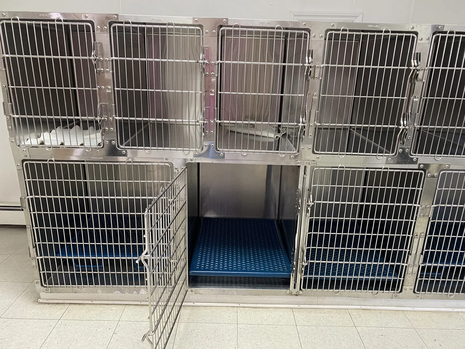 Cages-Kennel equipment — Used Vet Equipment