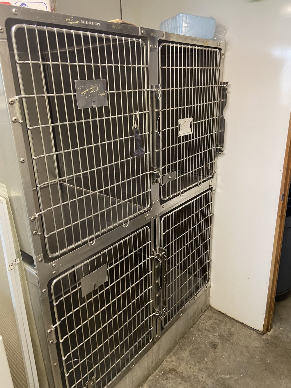 Cages-Kennel equipment — Used Vet Equipment