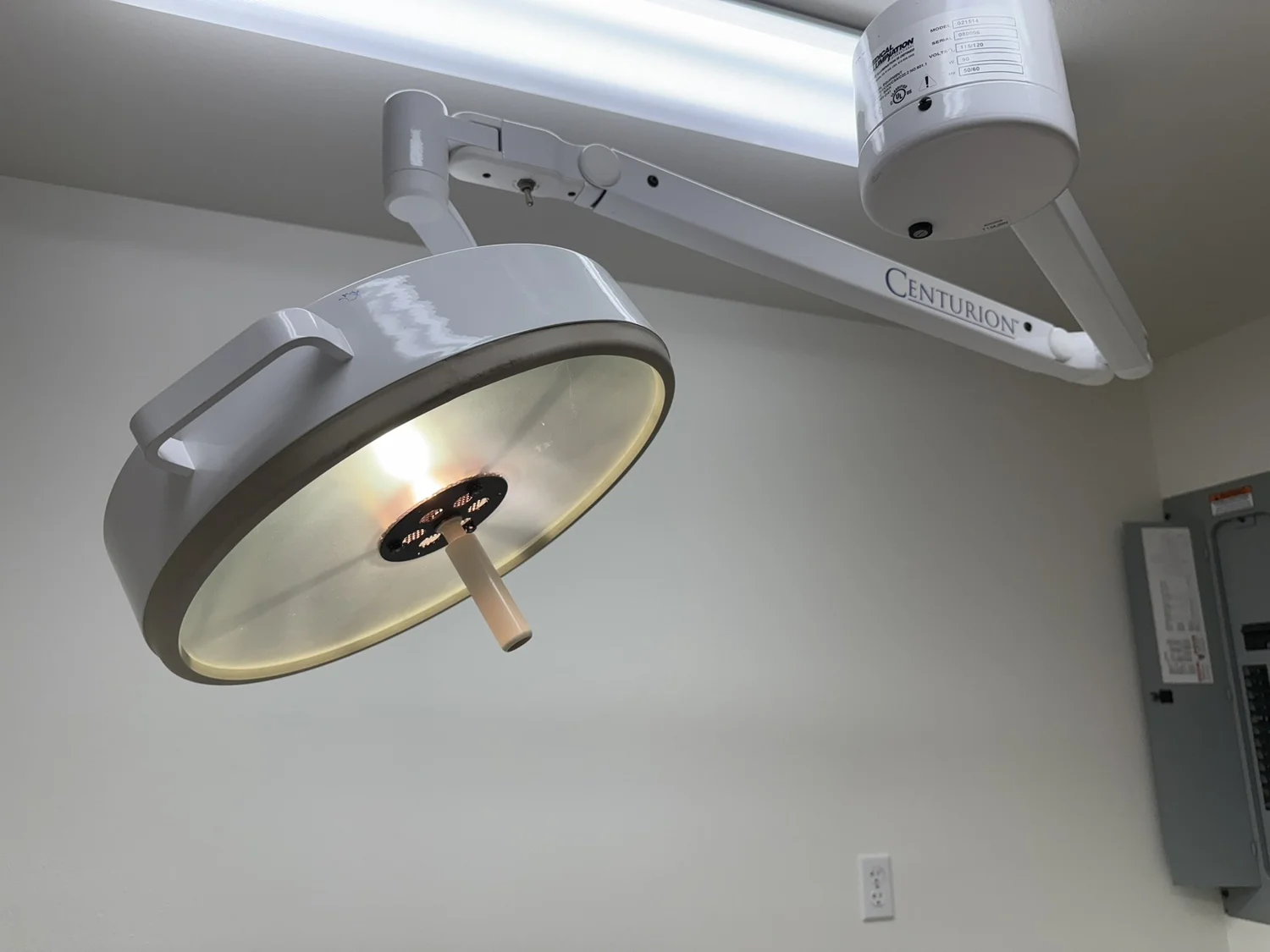 Centurion Surgery Light Ceiling Mount - Pick up only in Tacoma ...
