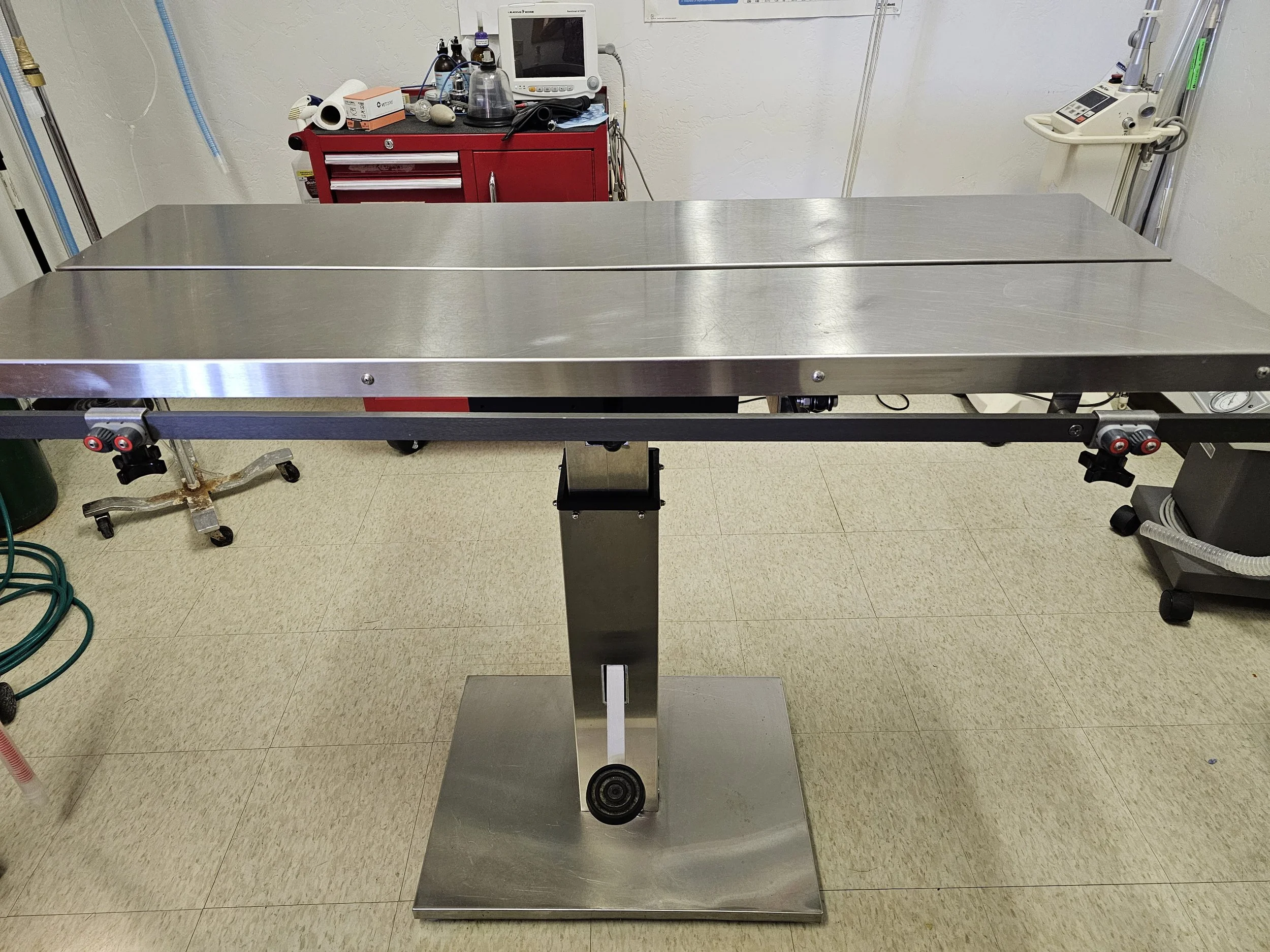 Tables / Sinks / Scales Tubs — Used Vet Equipment