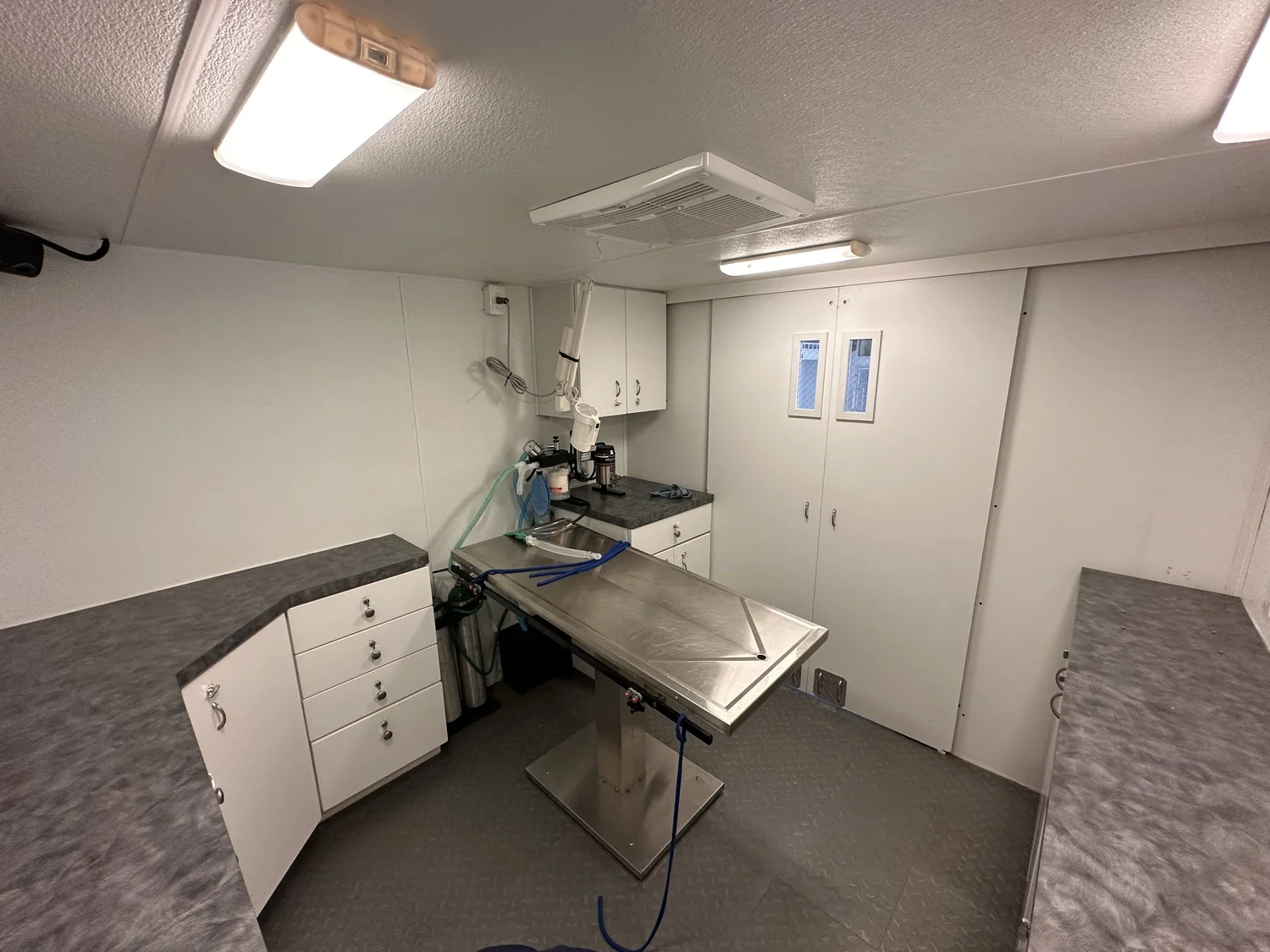 Vehicles and Vet Boxes — Used Vet Equipment